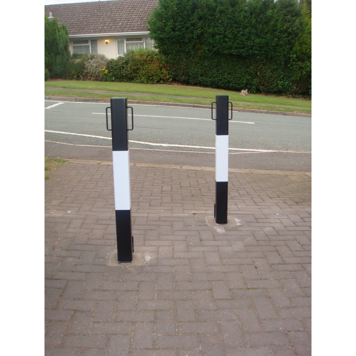 Removable Heavy Duty Hi Vis Bollard | Security Post | STOPEM