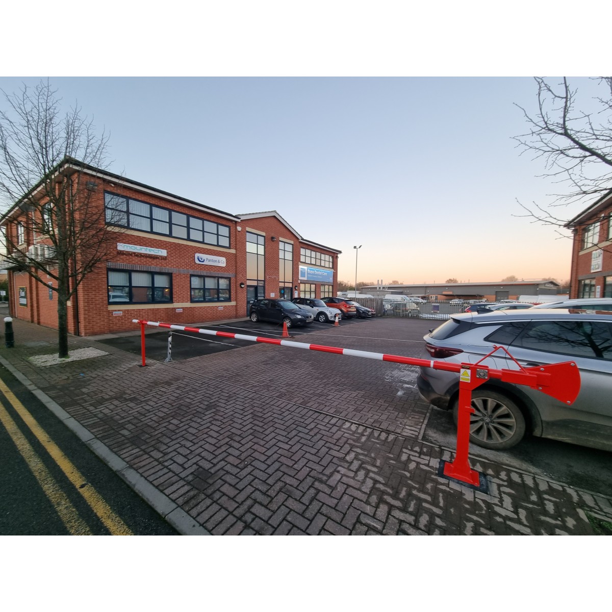 Manual Raise Arm Barrier Heavy Duty | Security Barrier | Manufacturer ...