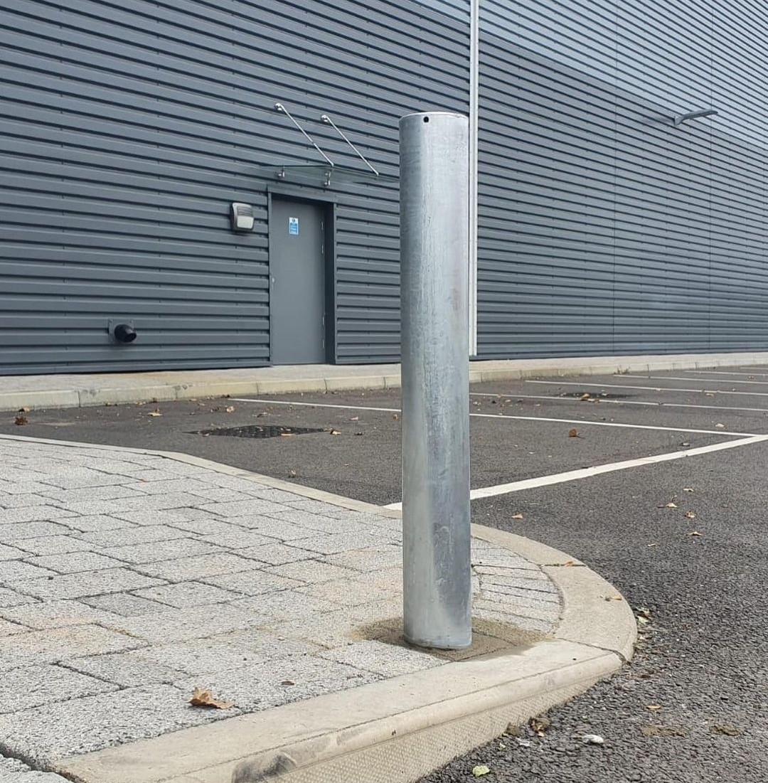 Galvanised Steel Heavy Duty Bollard | 900mm Above Ground | Fast Delivery